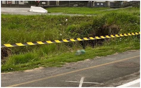 Polícia identifica mãe de feto encontrado morto em sacola às margens de