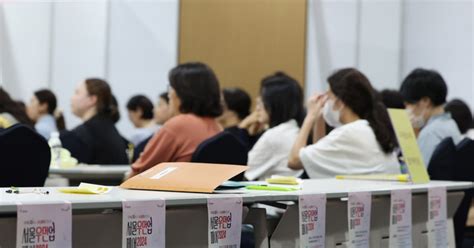 육아에 치여서” 미성년 자녀 둔 여성 23는 ‘경력단절