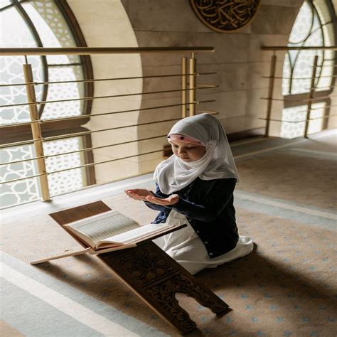 Bacaan Doa Isra Mi Raj Subhaanalladzii Asraa Bi Abdihi Lailan Minal