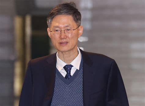 문형배 헌법재판소장 프로필 헌법재판관 고향 성향 이재명 대아고 동창 임기