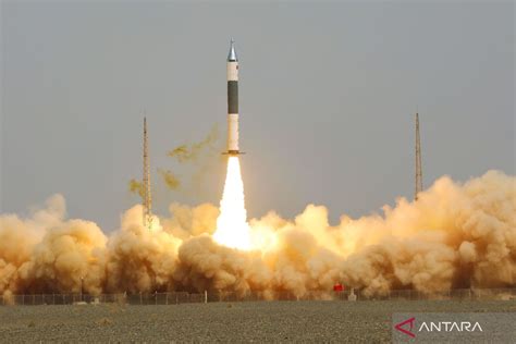 Peluncuran Roket Pengangkut Empat Satelit Milik China Antara News