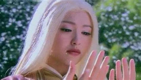 古裝白髮造型的女星：鞏俐嬌媚、宋茜氣質突出，而她卻讓人心疼！ 壹讀