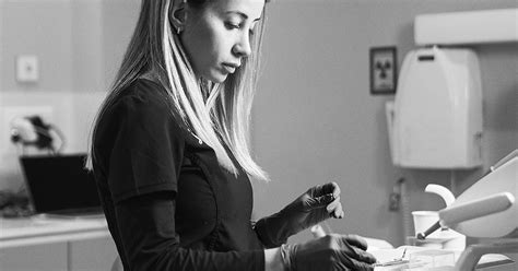 Postoperatorio En Implantes Dentales Lora Boutique Dental