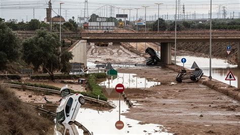 Atascos de hasta 42 kilómetros se registran en las carreteras de