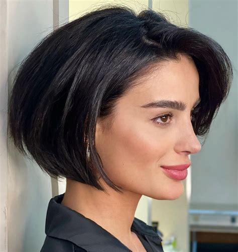 35 Short Stacked Bob Styles For A Bold Makeover