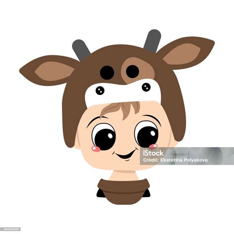 큰 눈을 가진 아이의 아바타와 암소 모자를 쓰고 넓은 행복한 미소를 지었습니다 가공의 인물에 대한 스톡 벡터 아트 및 기타