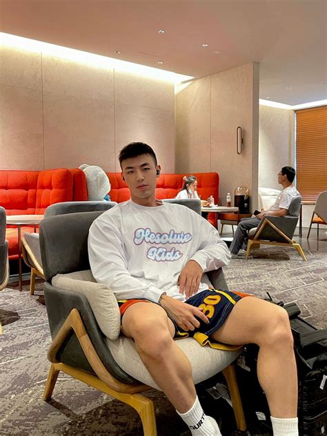 尹城 on Twitter 好热啊