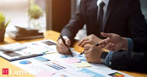 Data Scientist Data Scientist Vs Data Analyst The Major Difference Between The Two The