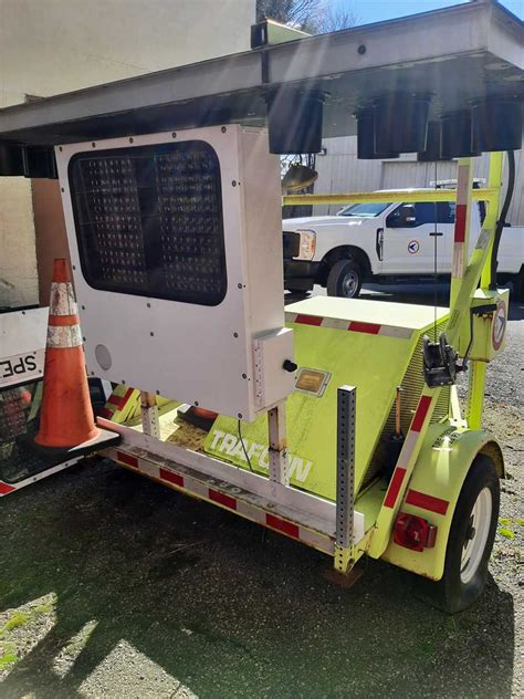 2001 Trafcon Arrow Board Trailer Dss3574 Online Government Auctions Of Government Surplus