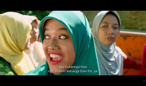 10 Fakta Bu Tejo Dan Rahasia Viralnya Di Film Tilik