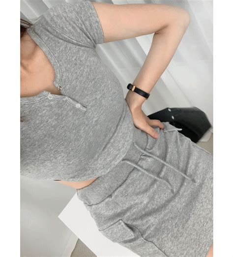 꾸안꾸 언발 카고 트임 반팔 스커트 카고 투피스 세트 셋업 단추반팔 슬림핏티 슬림핏세트 착붙템 카고 조거 투피스 스키니 무지 캐주얼 H라인 에이블리