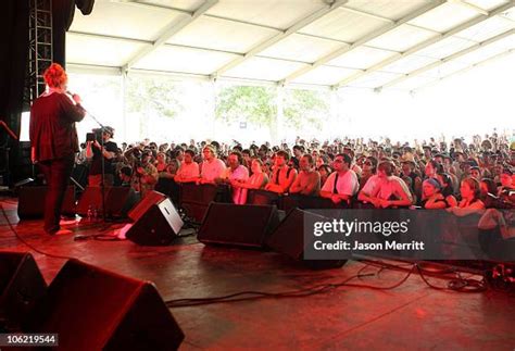 19 Adele Concert Manchester Photos And High Res Pictures Getty Images