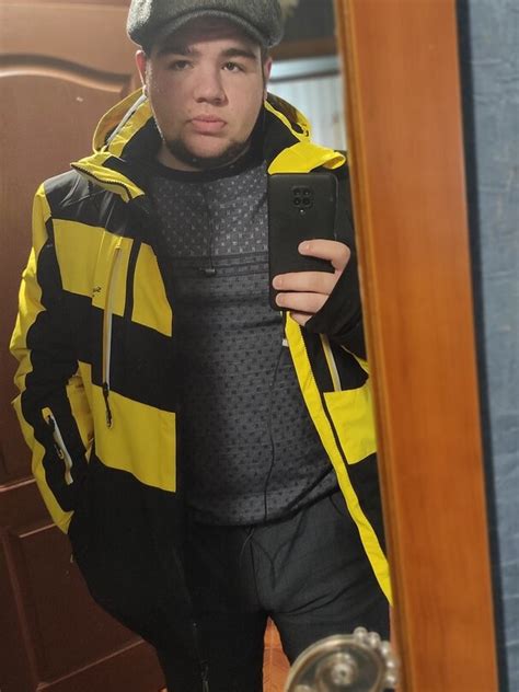 Snow Bear Cam Model Free Live Sex Show And Chat Stripchat