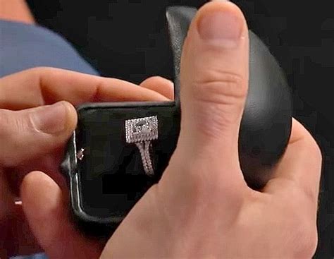 Jimmy Kimmel Gives Colton Underwood A Neil Lane Ring
