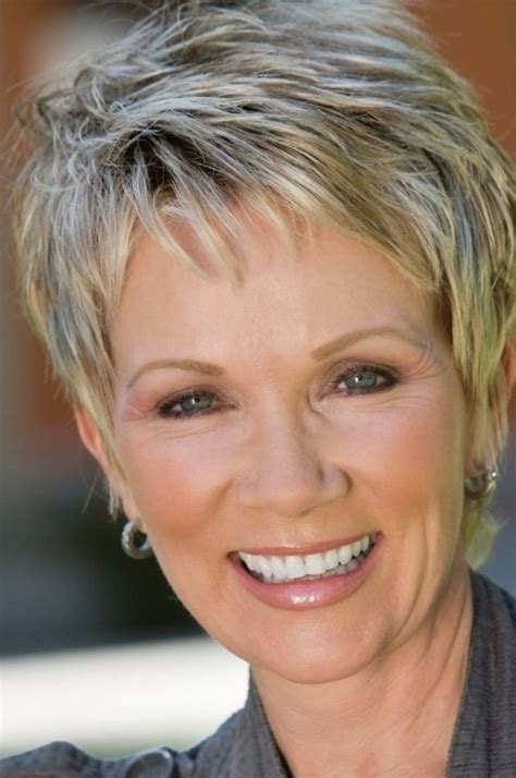 79 Stylish And Chic Short Hairstyles For Older Women With Thin Hair For