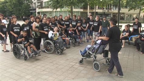 Майки на деца с увреждания от Русе Готови сме с палатките ако не приемат закона Youtube