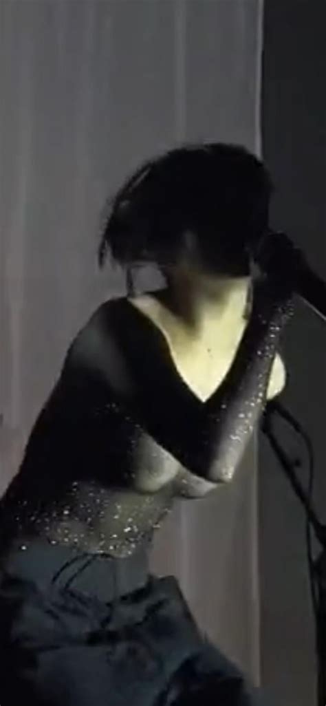 Her Chicago Show Was So Lucky R Nessabarrettsexy