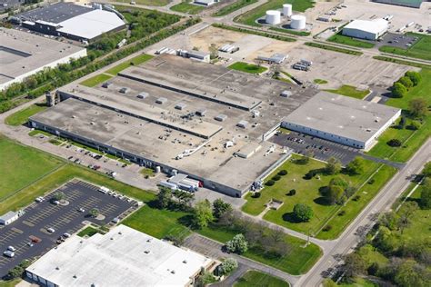 Avison Young Negotiates Sale Of Multi Tenant 650 000 Square Foot