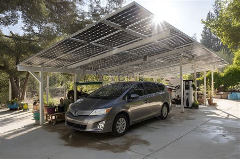 태양 간이 차고의 자동차