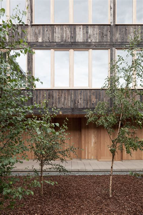 6a Architects Adds Timber Clad Halls To University Of Cambridge Campus