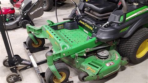 John Deere Z920M - YouTube