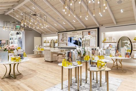 Kendra Scott Turn All Stores Into Fulfillment Centers Retail Leisure International