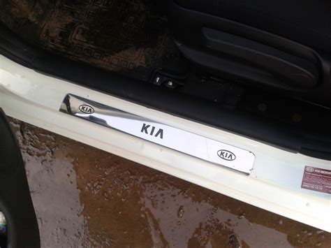 Накладки на пороги — KIA Rio (3G), 1,6 л, 2012 года | просто так | DRIVE2