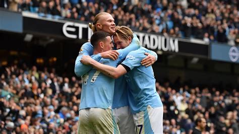 Man City 2 0 Everton Erling Haaland Back With A Brace As City Shrug