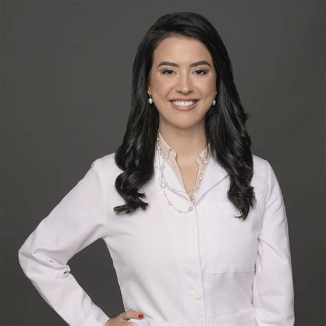 Stephanie Mcnamara Md Mba Dermatologist In Pinecrest Fl 33156