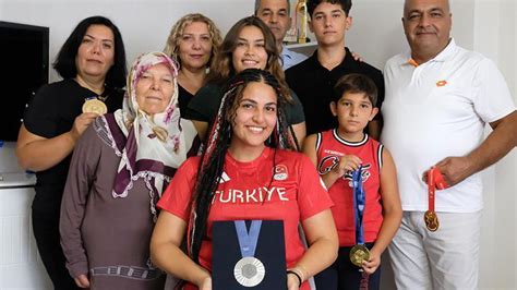 Milli Atıcı Şevval İlayda Tarhan Ve Ailesi Dhaya Konuştu Güncel Spor