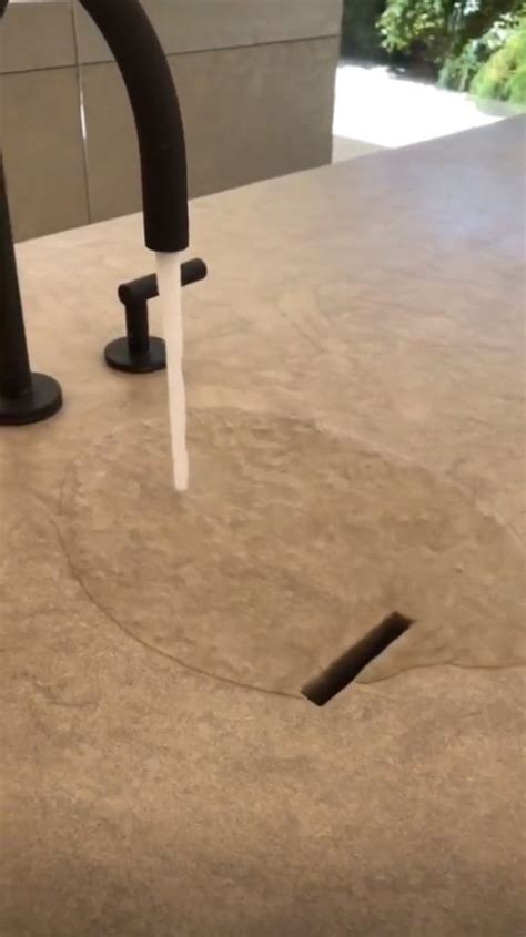 Kim Kardashian Explains Whats Going On With Her Sinks After Fans