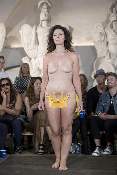 Nude Defile Porn Photos