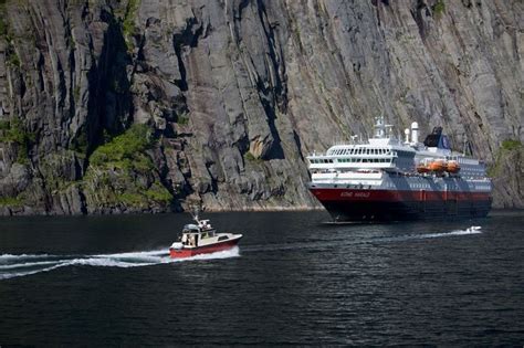 Oplev seværdighederne på UNESCOs verdensarvliste med Hurtigruten den norske ø Vega er