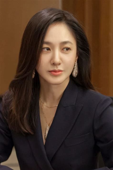 Thánh hack t uổi đỉnh nhất showbiz Ngoài mà như thiếu nữ sự nghiệp tụt dốc vẫn sống trên