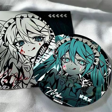 Miku初音未来女仆双闪反光吧唧可爱徽章二次元周边自制同人谷子 阿里巴巴