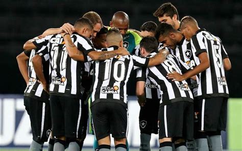 Botafogo Marca Aos 49 E Empata A Portuguesa Em Estreia