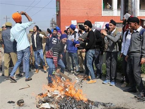 Kashmir Sikh Group Protests Holy Books Desecration Hindustan Times