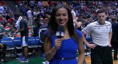 Photo Nba Ref Gets Caught Staring At Sideline Reporters Butt