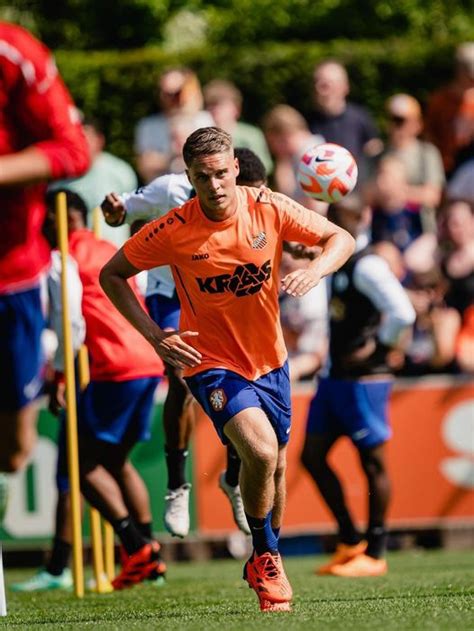 Joey Veerman In Het Shirt Van De RKAV RKAV Volendam