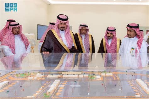 حج أمير منطقة المدينة المنورة يتفقد مركز الترحيب واستقبال الحجاج في