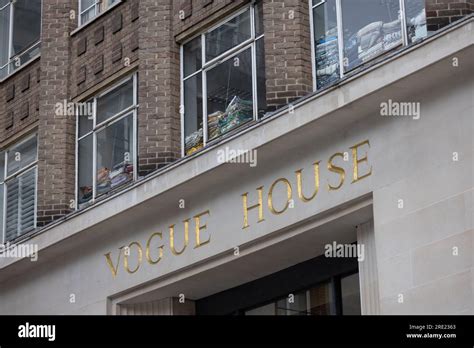 Vogue House Home To The British Vogue Magazine In London The Iconic 7