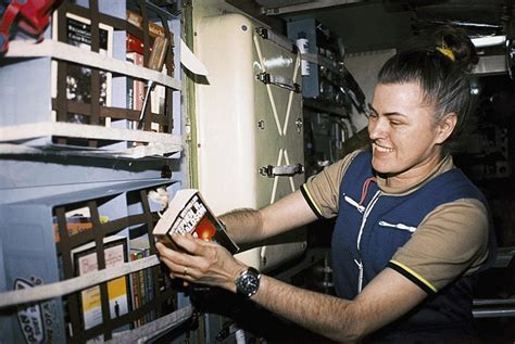Shannon Lucid Astronaut Only American Woman To Serve Aboard