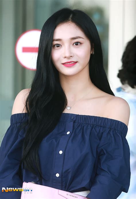 포토엔hd 프리스틴 결경 오프숄더로 시원하게 드러낸 어깨
