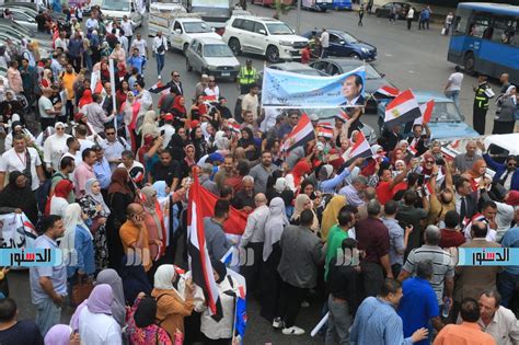 حشود فى مسيرة مديرية التربية والتعليم بالجيزة لتأييد ترشيح الرئيس