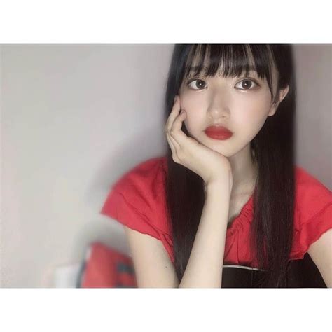 桃さんのインスタグラム写真 桃instagram「﻿ 約1ヶ月ぶりに自撮り載せる☺︎﻿ ﻿ もっとsns更新頻度上げてこうかなあ
