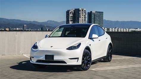 Tesla Surpasses Q3 Delivery Expectations Amid Stock Decline — Belstad