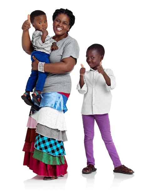 Prise De Vue En Studio D Une Femme Africaine Avec Deux Enfants Photo
