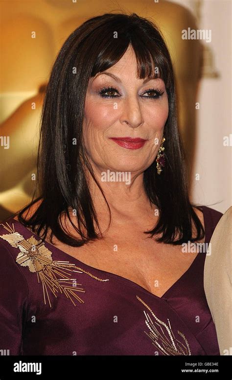 Anjelica Huston S Instagram Twitter Facebook On IDCrawl