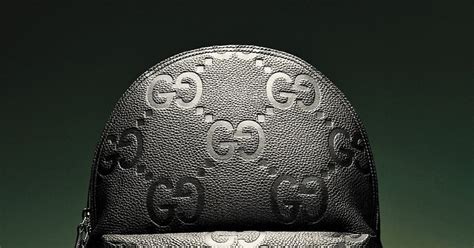 본질에 충실한 디자인 정체성 뚜렷한 패션 100년 기업의 생존 법칙