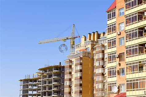 多层楼建筑住宅邻里住房城市多层起重机景观高清图片下载 正版图片320671796 摄图网